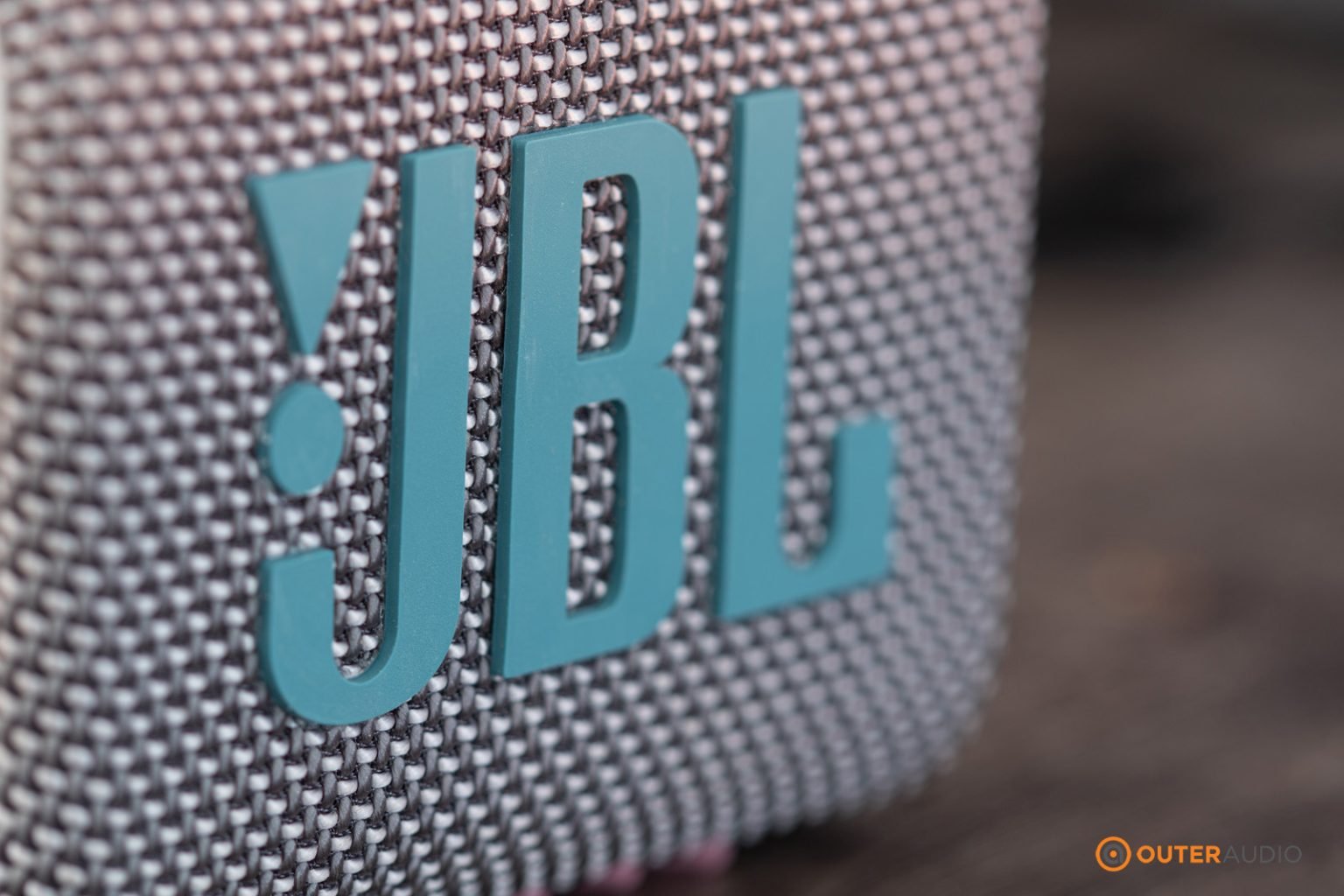 How Not To Get Scammed By Fake JBL Speakers