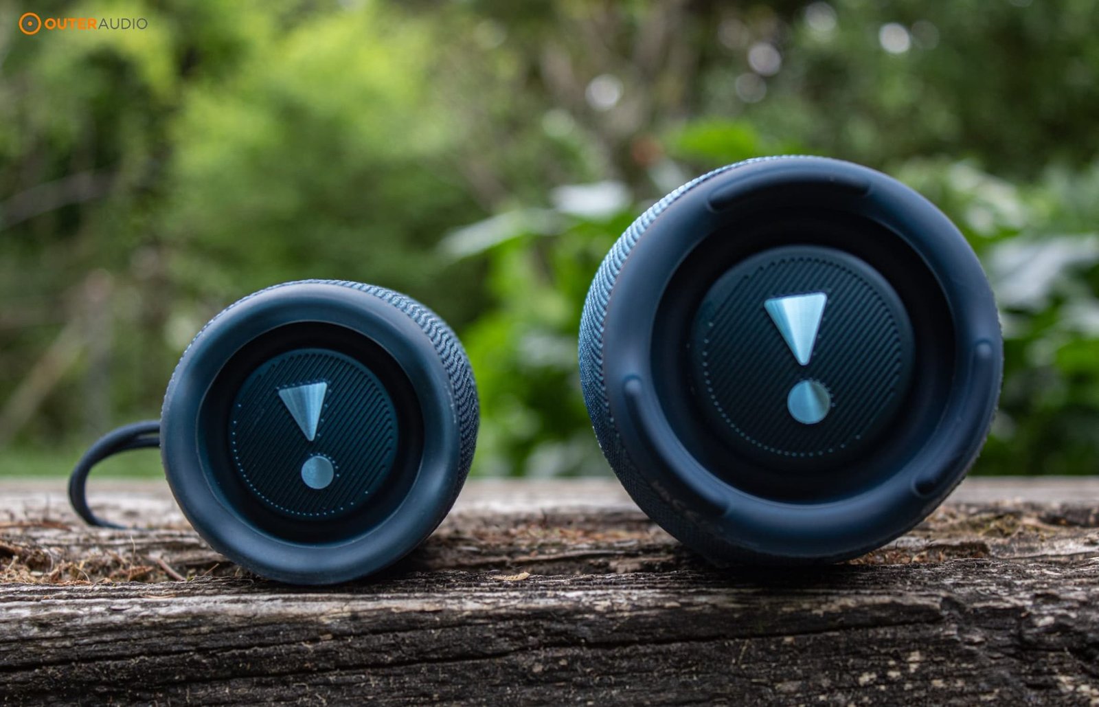 JBL Flip 6 vs Charge 5: Big Sound or Easy Portability?