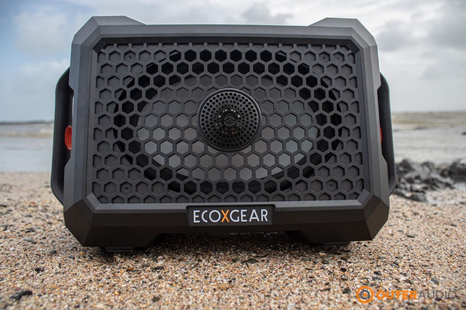 EcoXgear Defender Review: Big Volume On A Budget